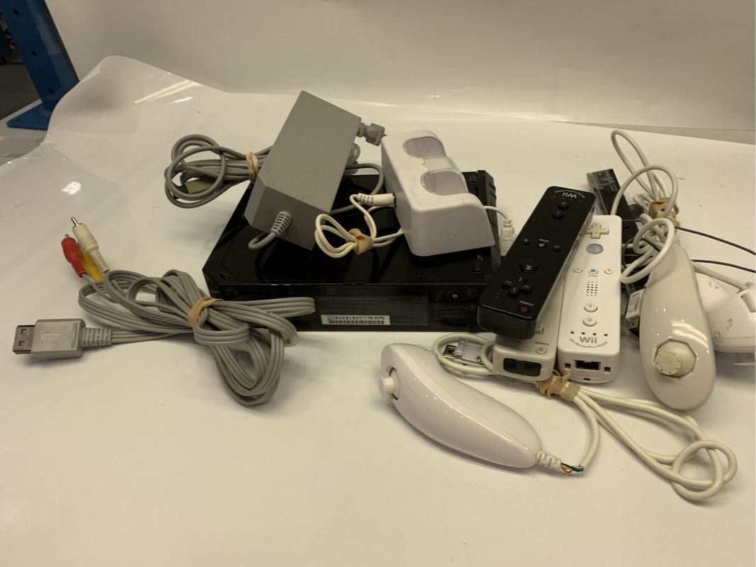 Gaming Consoles & Games - Goodwill of Greater Washington